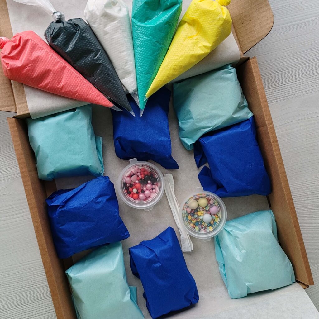 DIY Cookie Kit - Alice in Wonderland LARGE - Biscuits by Sarah B